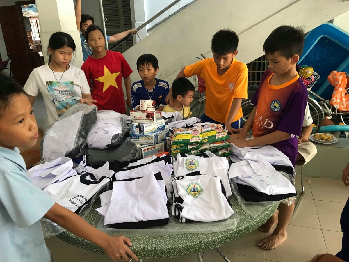 School Uniforms for the Sunflower Orphanage – Lovingkindness Vietnam