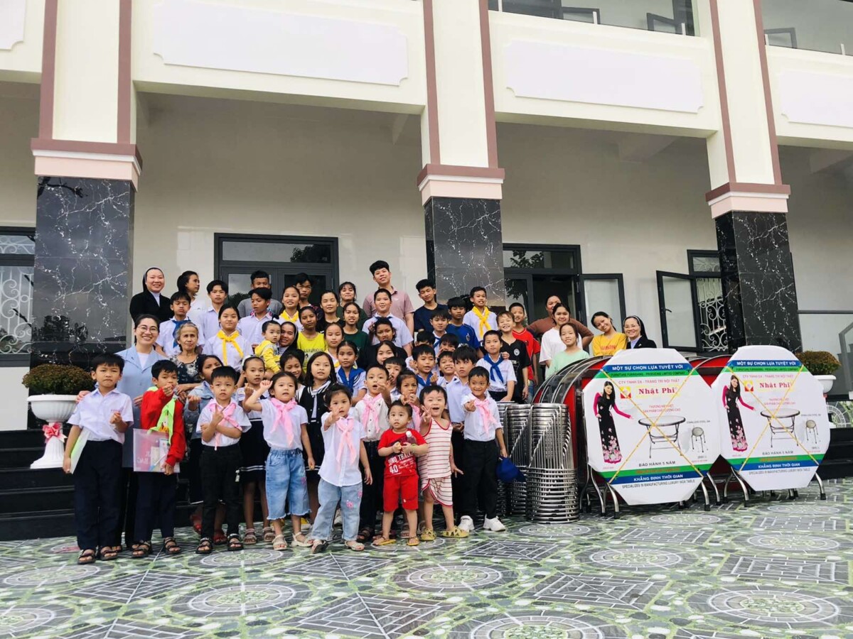 New Tables and Chairs for the Nhan Ai Orphanage – Lovingkindness Vietnam