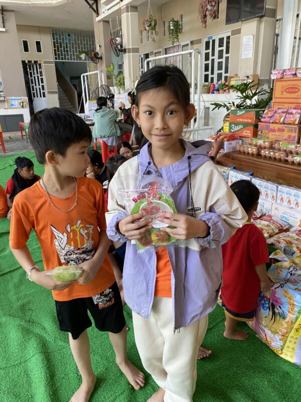 Lots of Smiles at the Hy Vong Charity Home – Lovingkindness Vietnam